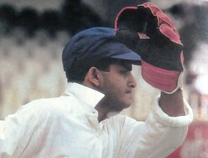 Russell Endean – First Ever Batsman Out Handled the Ball